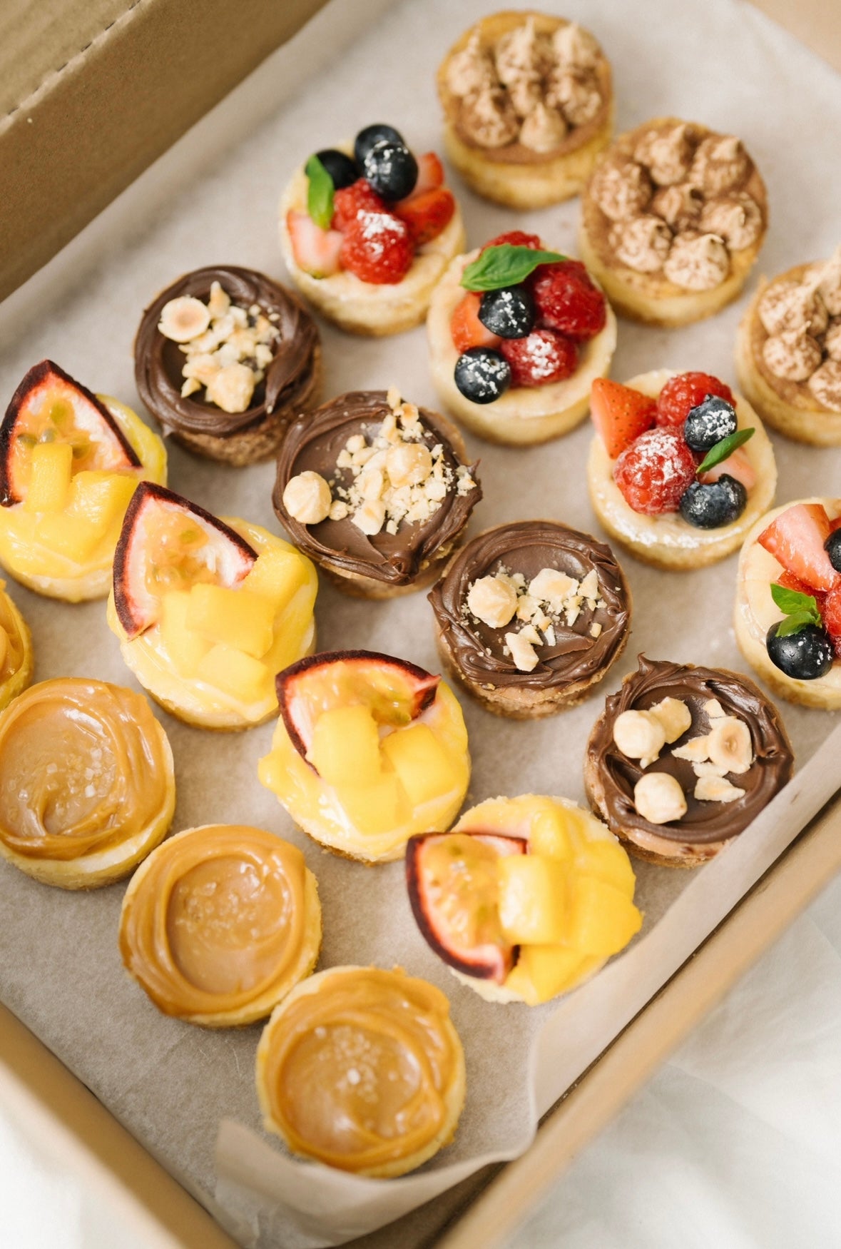 Festive Canape Cheesecake Box – Lemoni