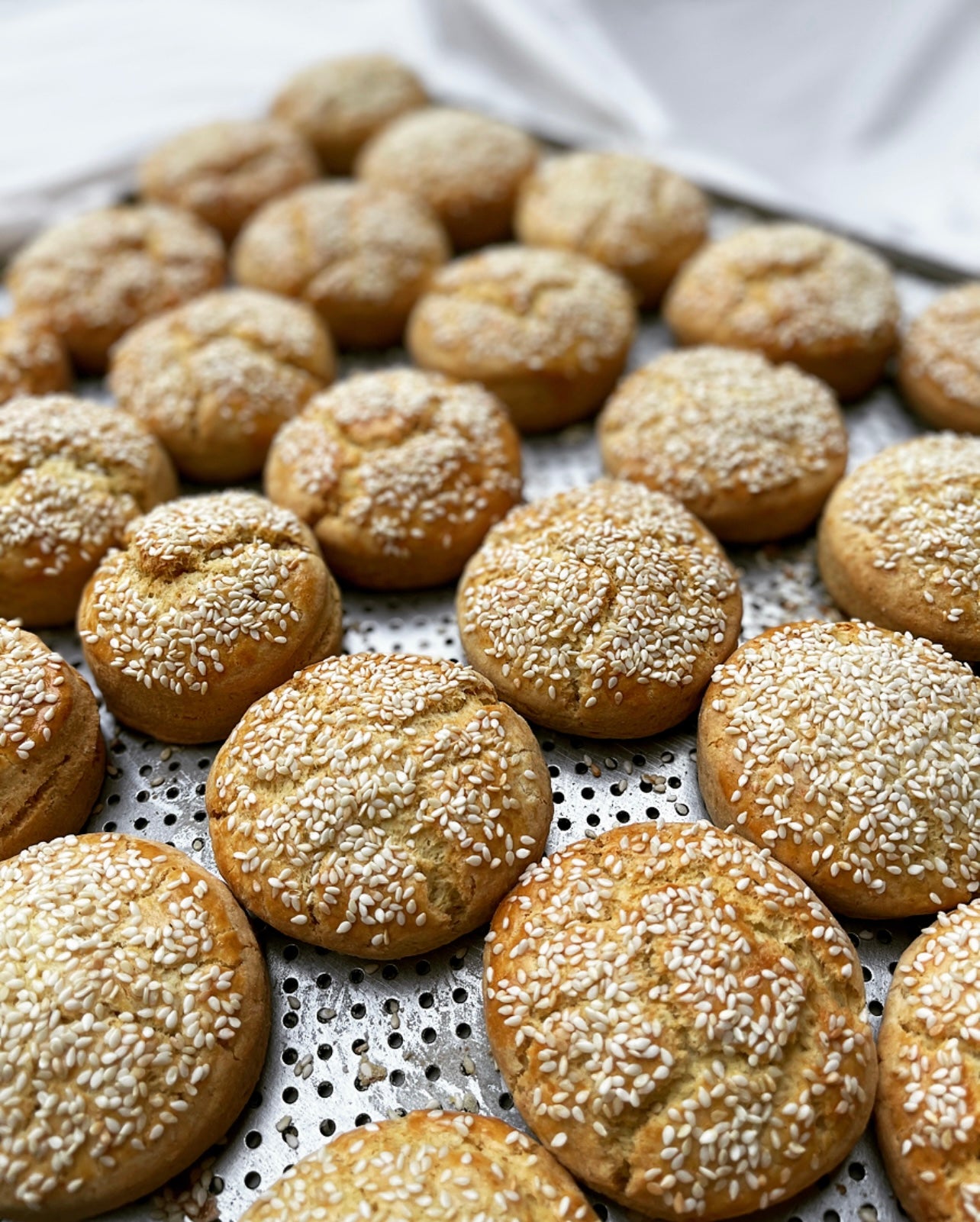 sesame scones – Lemoni